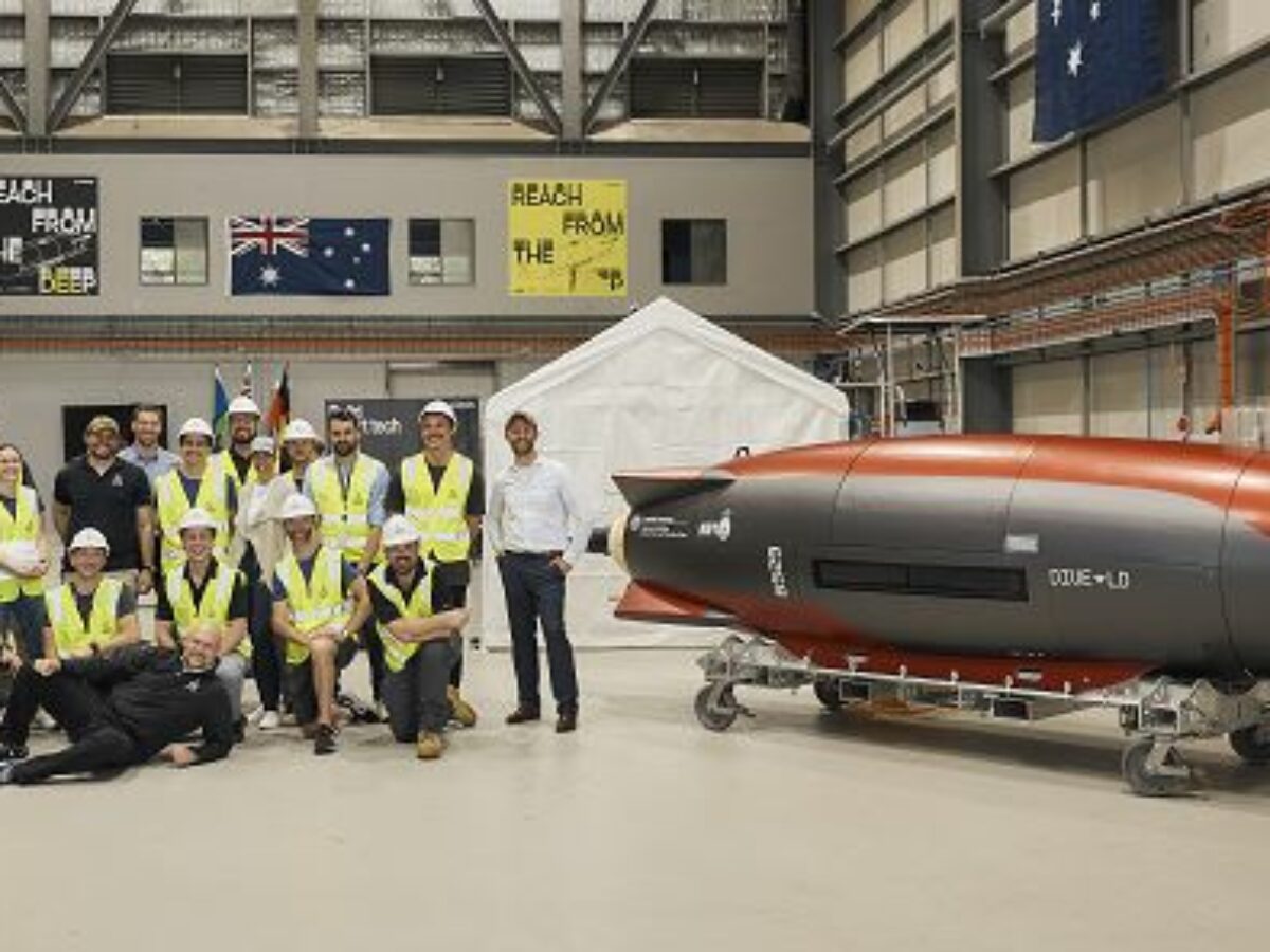 Anduril autonomous sub docks in Sydney - Australian Manufacturing Forum